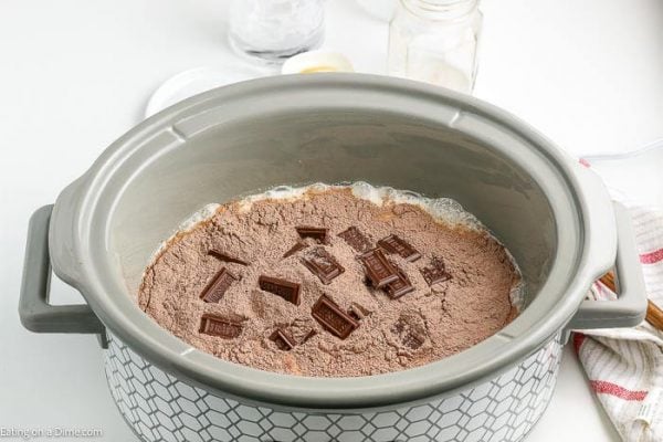 Crock pot hot chocolate recipe - Only 5 ingredients