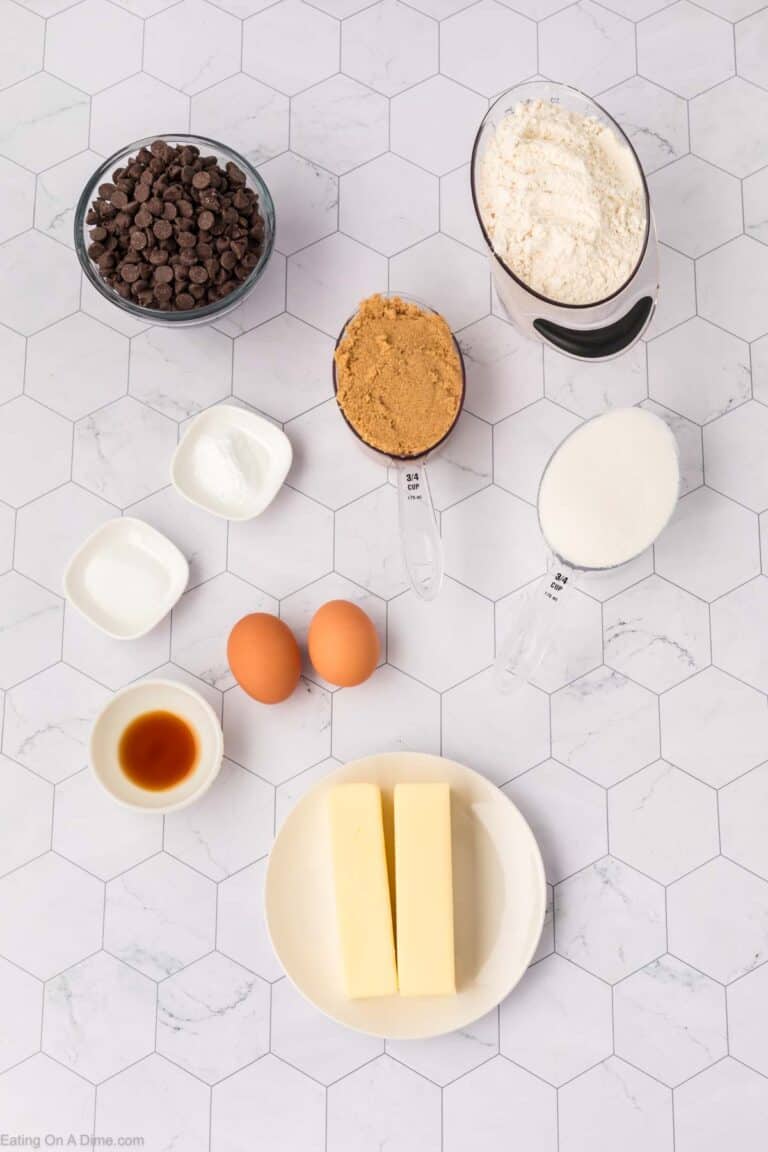 Giant Cookie Recipe for Special Occasions - Eating on a Dime