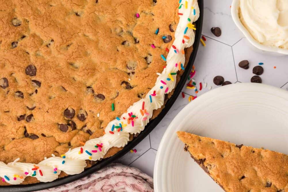 Giant Cookie Recipe for Special Occasions - Eating on a Dime