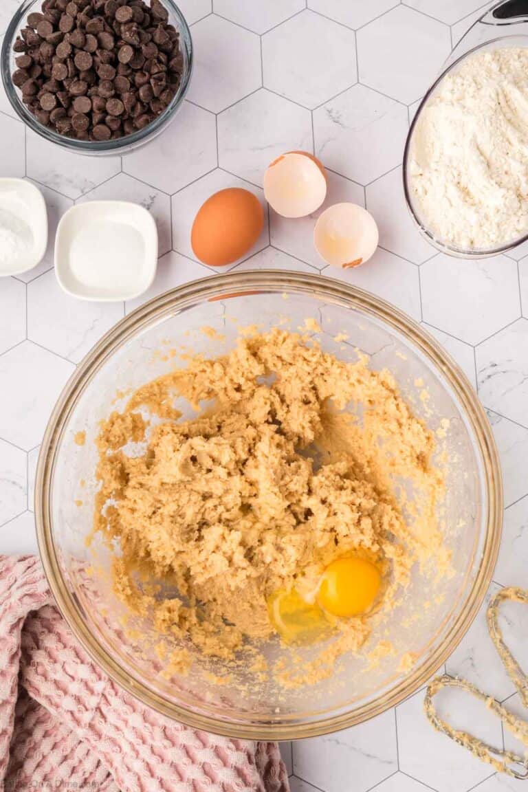 Giant Cookie Recipe for Special Occasions - Eating on a Dime