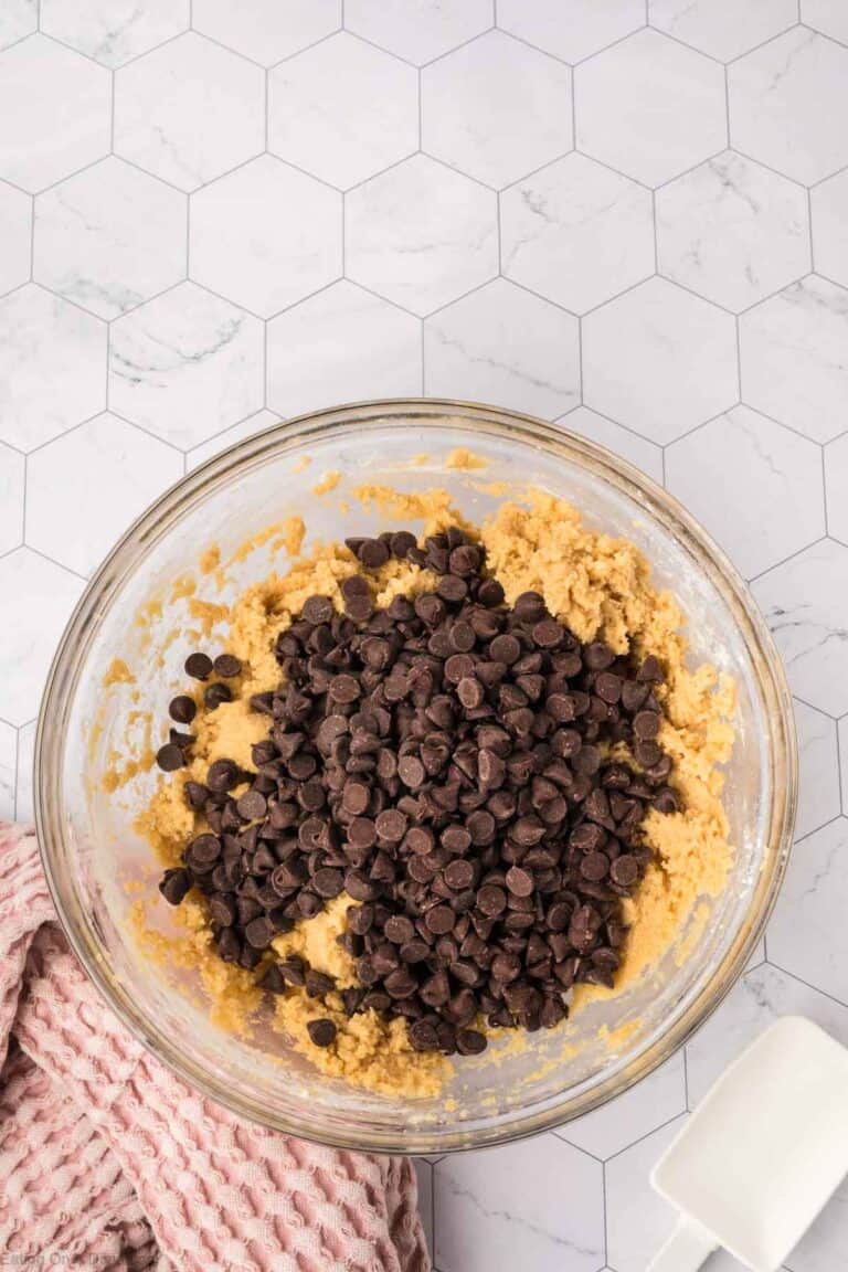 Giant Cookie Recipe for Special Occasions - Eating on a Dime