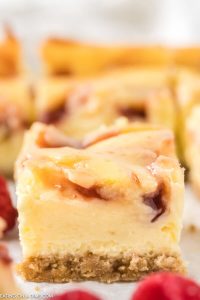 Raspberry cheesecake bars - easy raspberry cheesecake bars