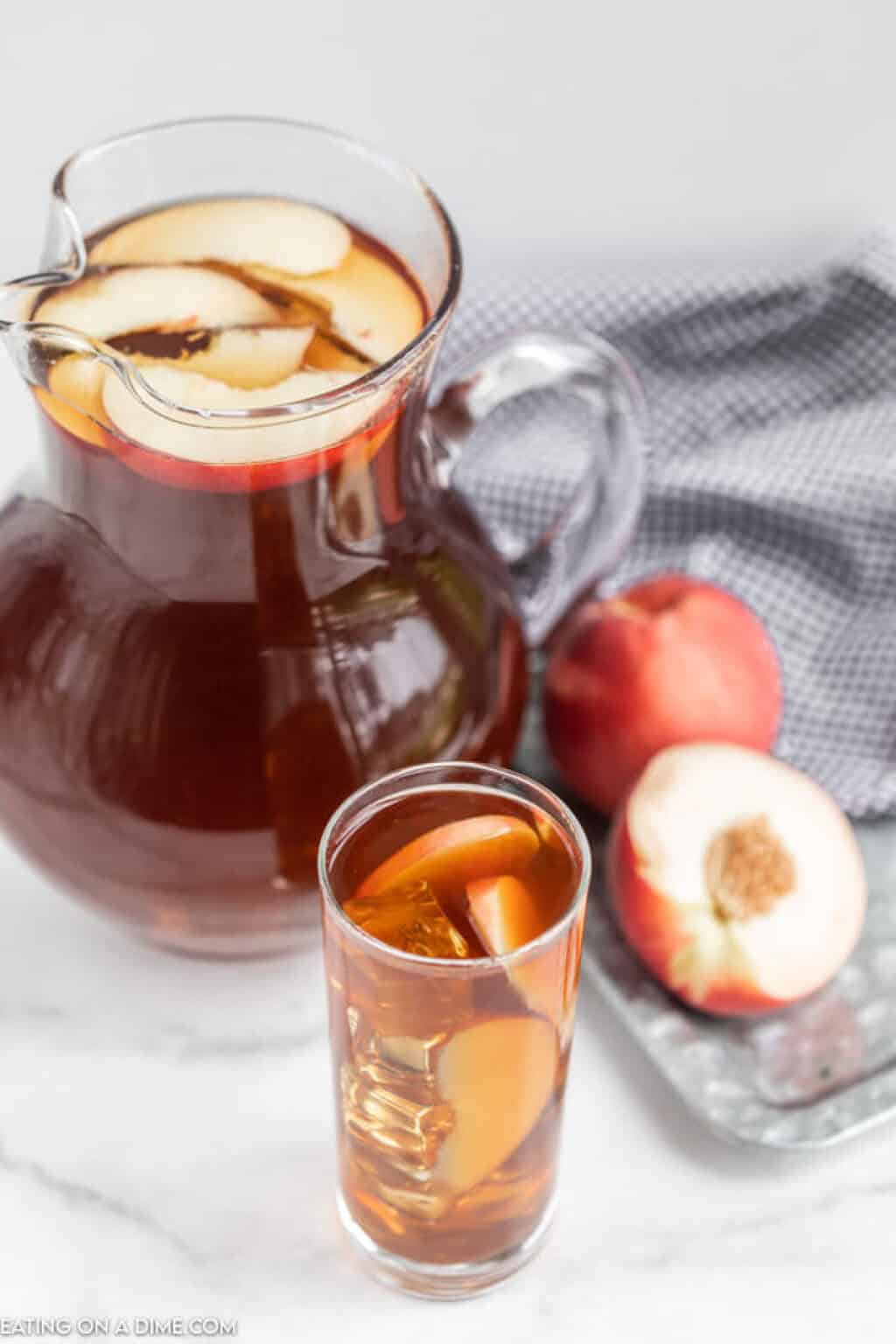 Delicious Peach Iced Tea Recipe - Eating on a Dime