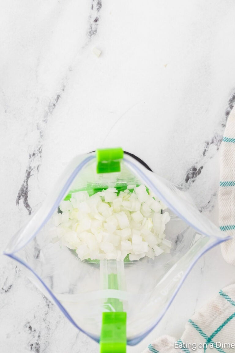 How to freeze onions - Freezing onions saves time and is easy to do!