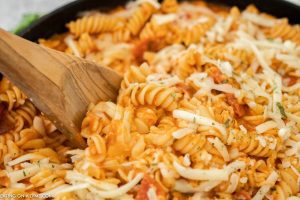 Pepperoni Pasta Recipe - Easy and Frugal 20 Minute Dinner