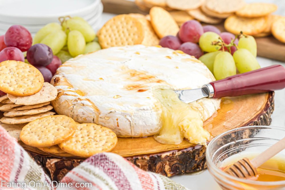 Baked Brie Recipe - Eating on a Dime