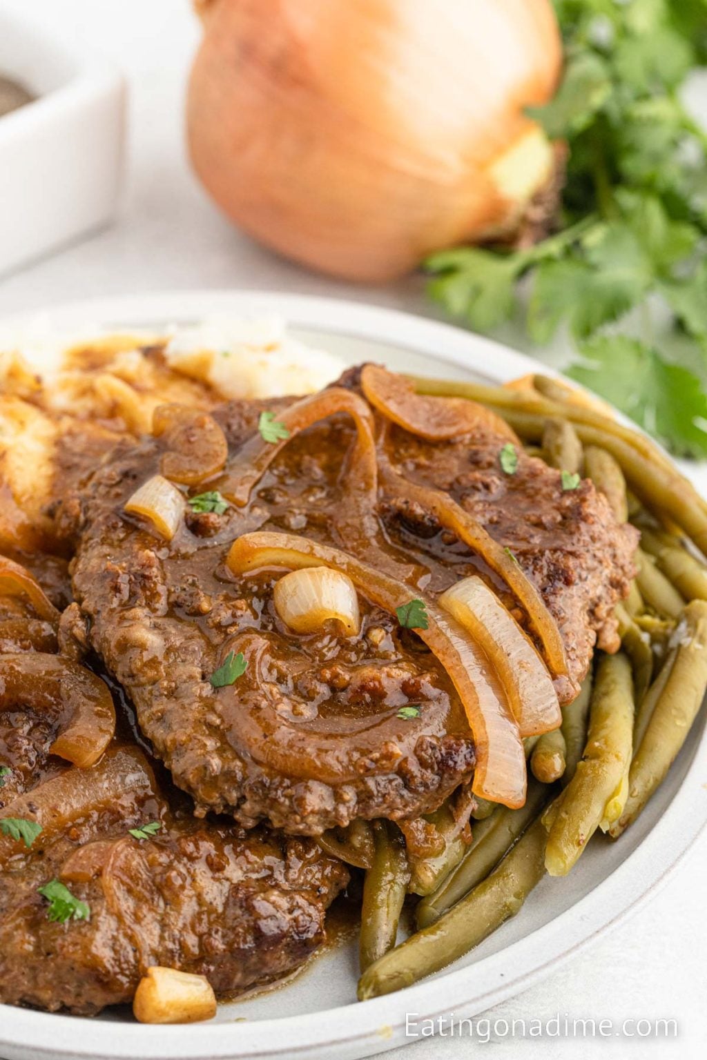 Cube Steak and Gravy Recipe - Eating on a Dime