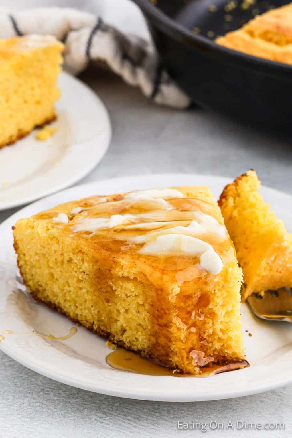 Southern Cornbread Recipe - Eating on a Dime